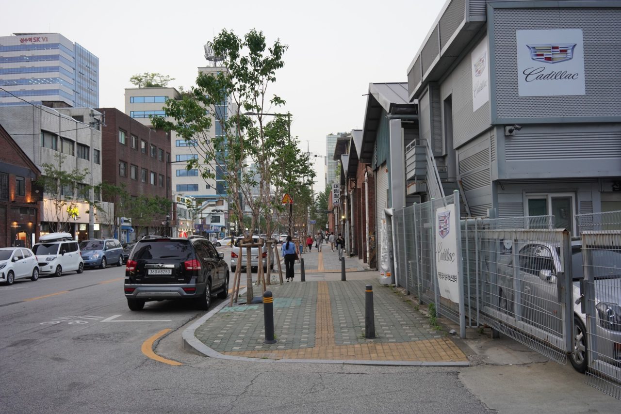 Lotte Tower and Seongsu-dong Cafe Street in Seoul, South Korea - See ...
