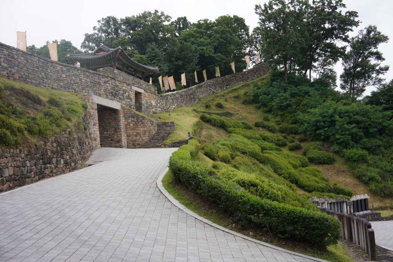 Gongju Gongsanseong Fortress, Tomb of King Muryeong, and Hanok Village ...